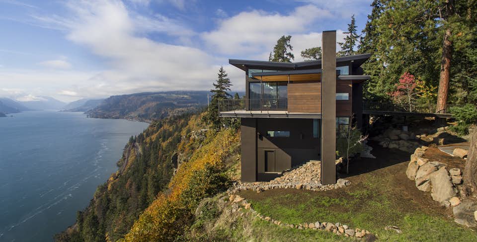 Photo 4 of 9 in 9 Stunning Examples of Homes Built on and Around Cliffs ...