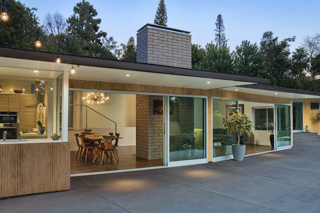 Photo 5 of 10 in Case Study House #10 by Dennis Hill, Content Creation ...