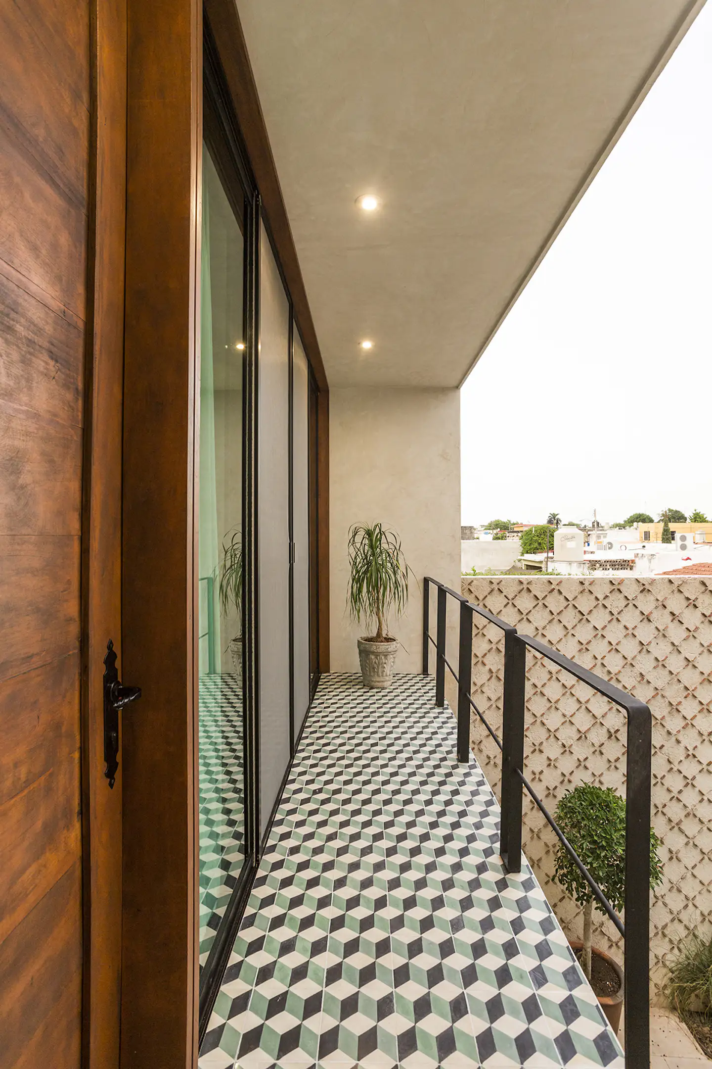 Lemon Tree House (19 Photos) - Dwell