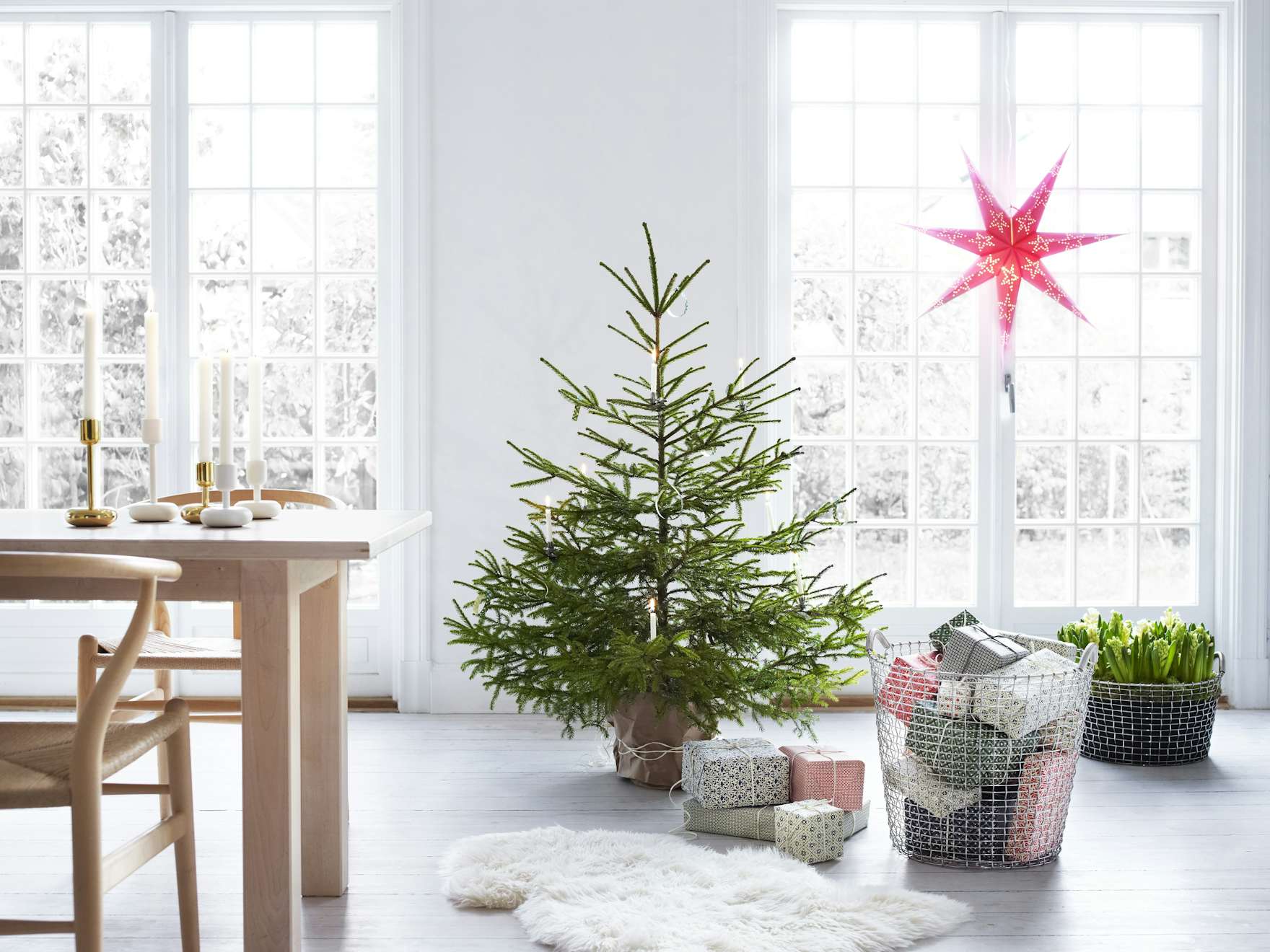 Modern Christmas Decorating Ideas - Dwell