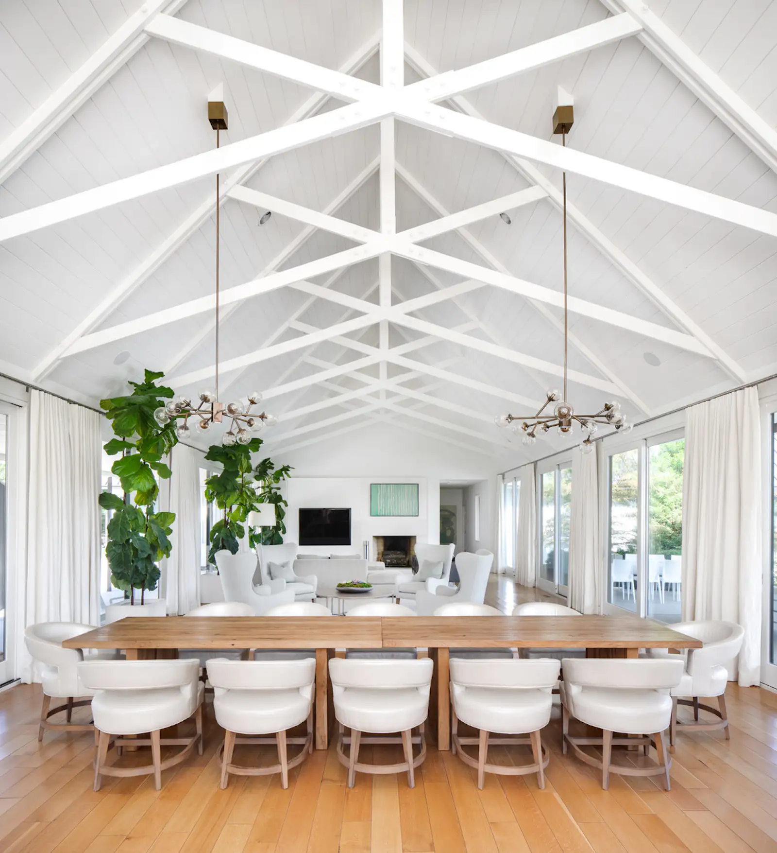 Light Filled House For Ten (14 Photos) - Dwell