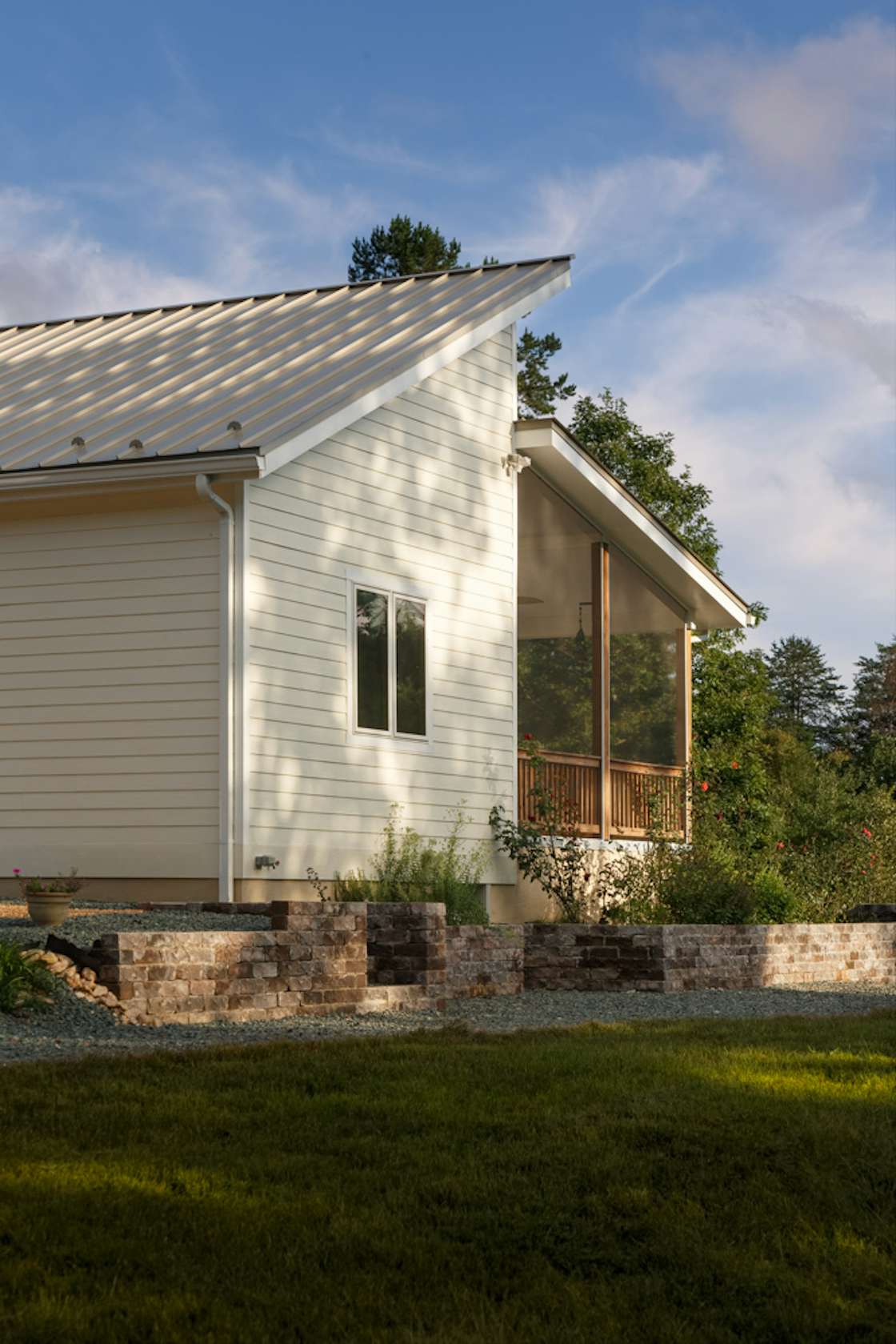 Photo 12 of 15 in Net-Zero Prefab Home by Deltec Homes - Dwell