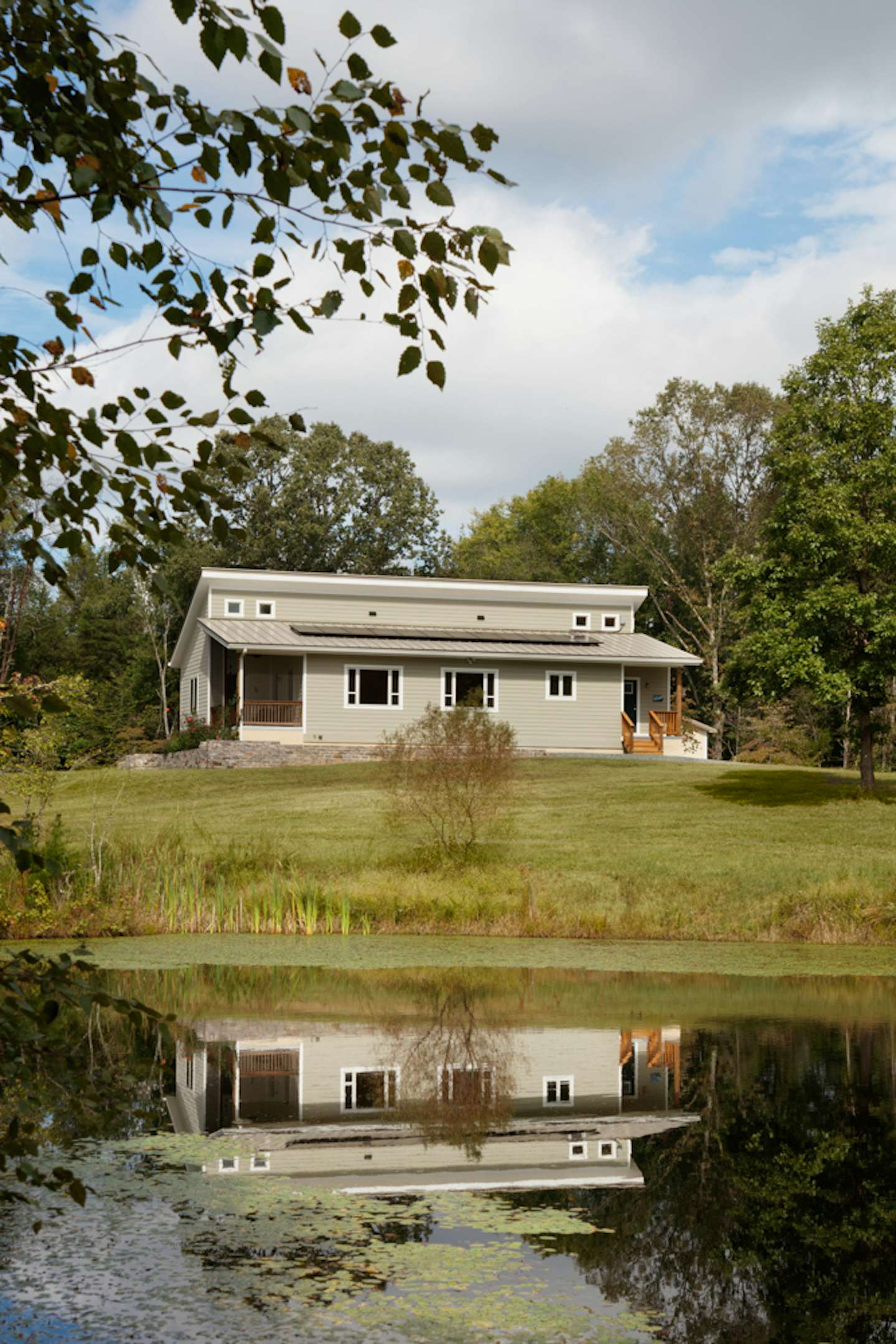 Photo 12 of 15 in Net-Zero Prefab Home by Deltec Homes - Dwell