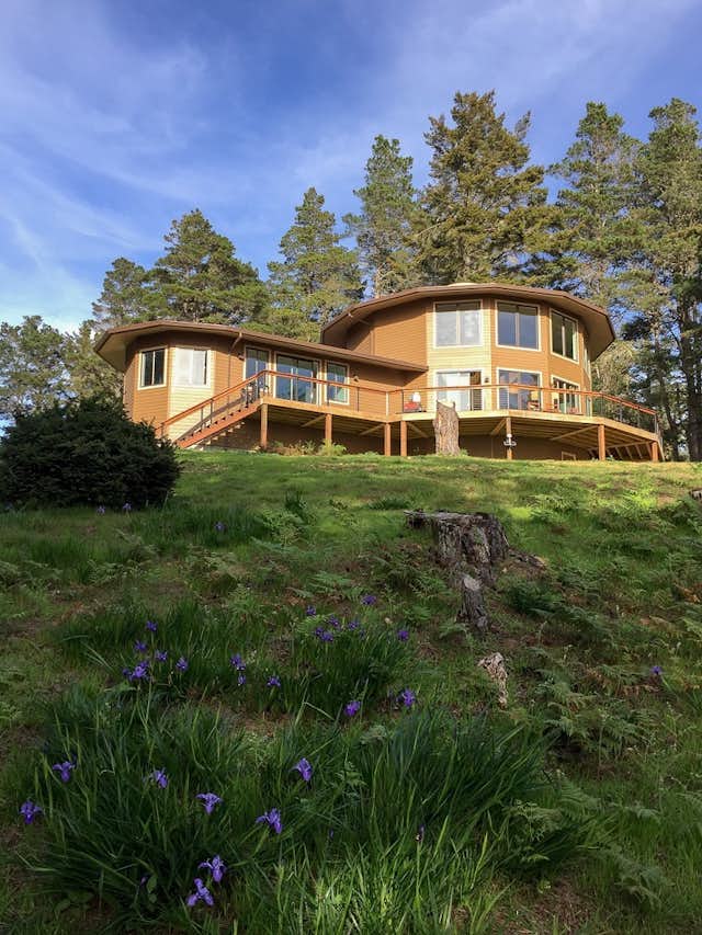 Photo 6 of 9 in Round House in Wine Country by Deltec Homes - Dwell