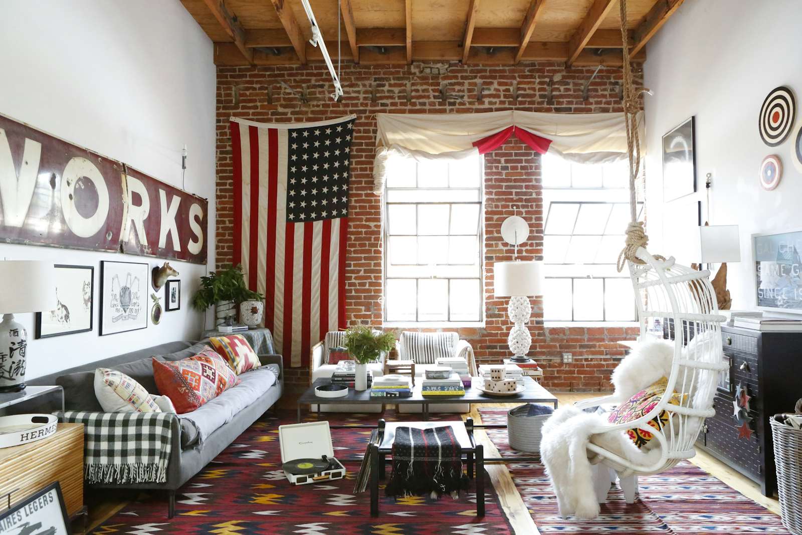 Photo 1 of 30 in This Insanely Cool Loft Is What Downtown Dreams Are ...