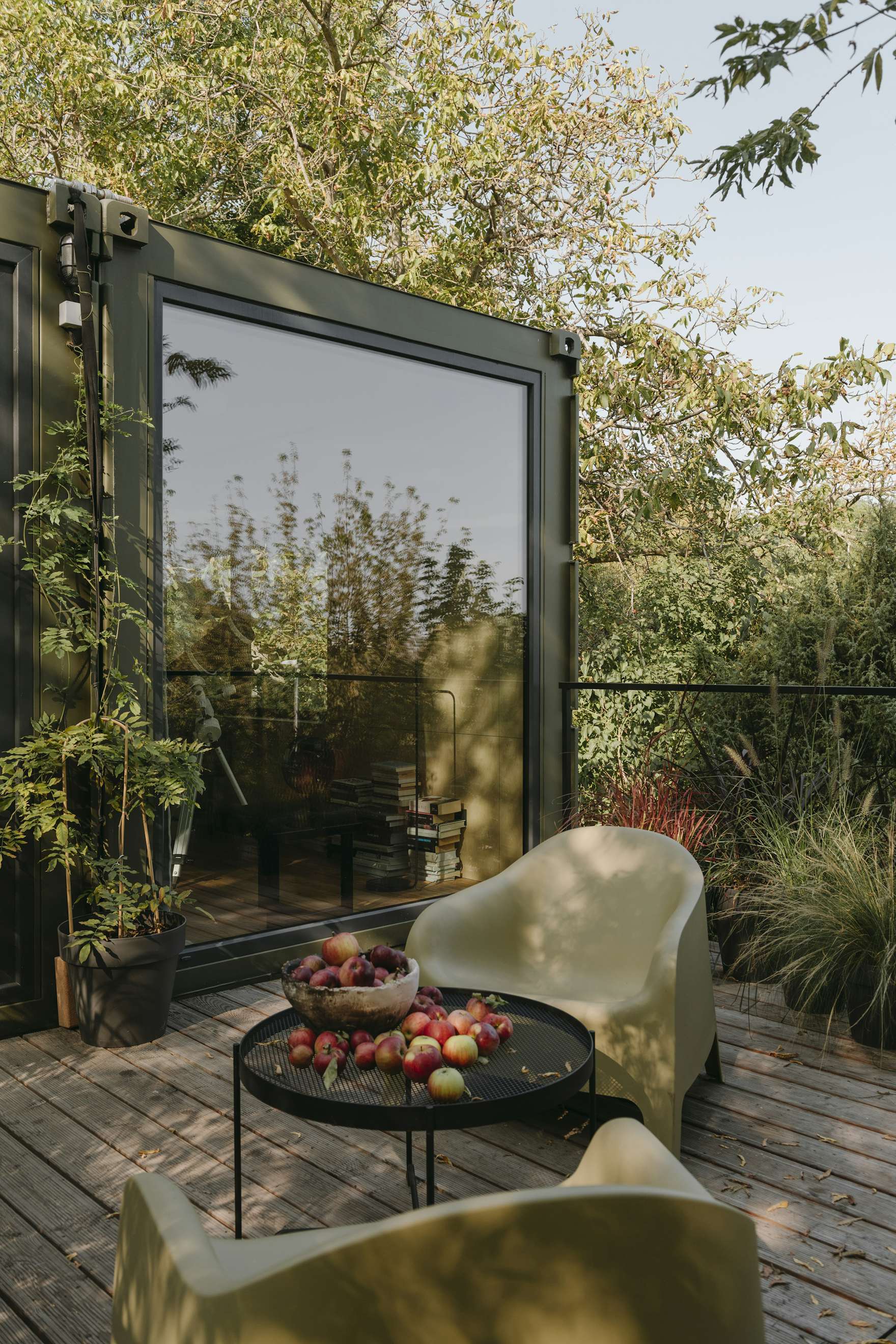 Photo 4 of 14 in Two Shipping Containers Form a Cozy Live/Work Cabin in ...