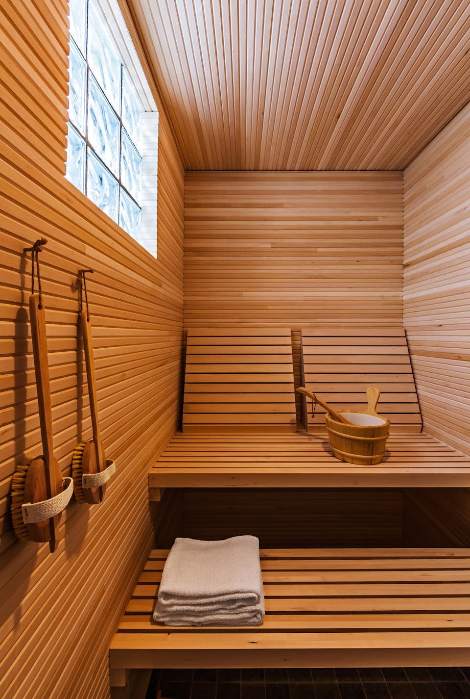 Photo 9 of 21 in 20+ Modern Saunas by Allie Weiss from 10 Sterling ...