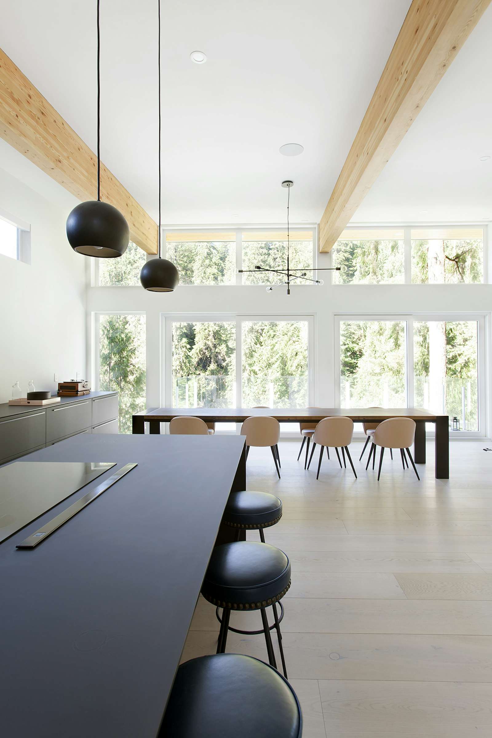Capilano House (24 Photos) - Dwell