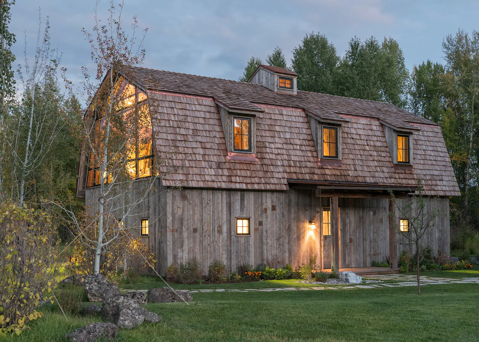 Photo 8 of 8 in A Guest Barn in Jackson, Wyoming, Fuses Modern and ...