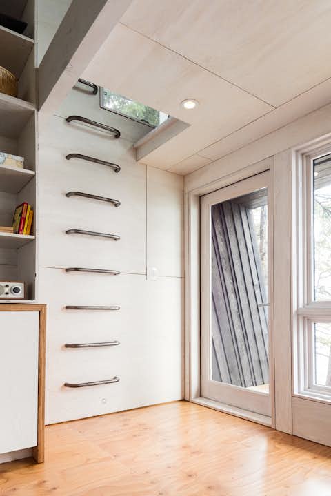 Photo 4 of 6 in An Angled Cabin in British Columbia Makes an Ideal ...