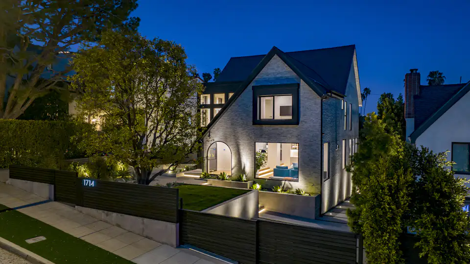 Look Inside This Stunning New Build in Laurel Canyon (25 Photos) - Dwell