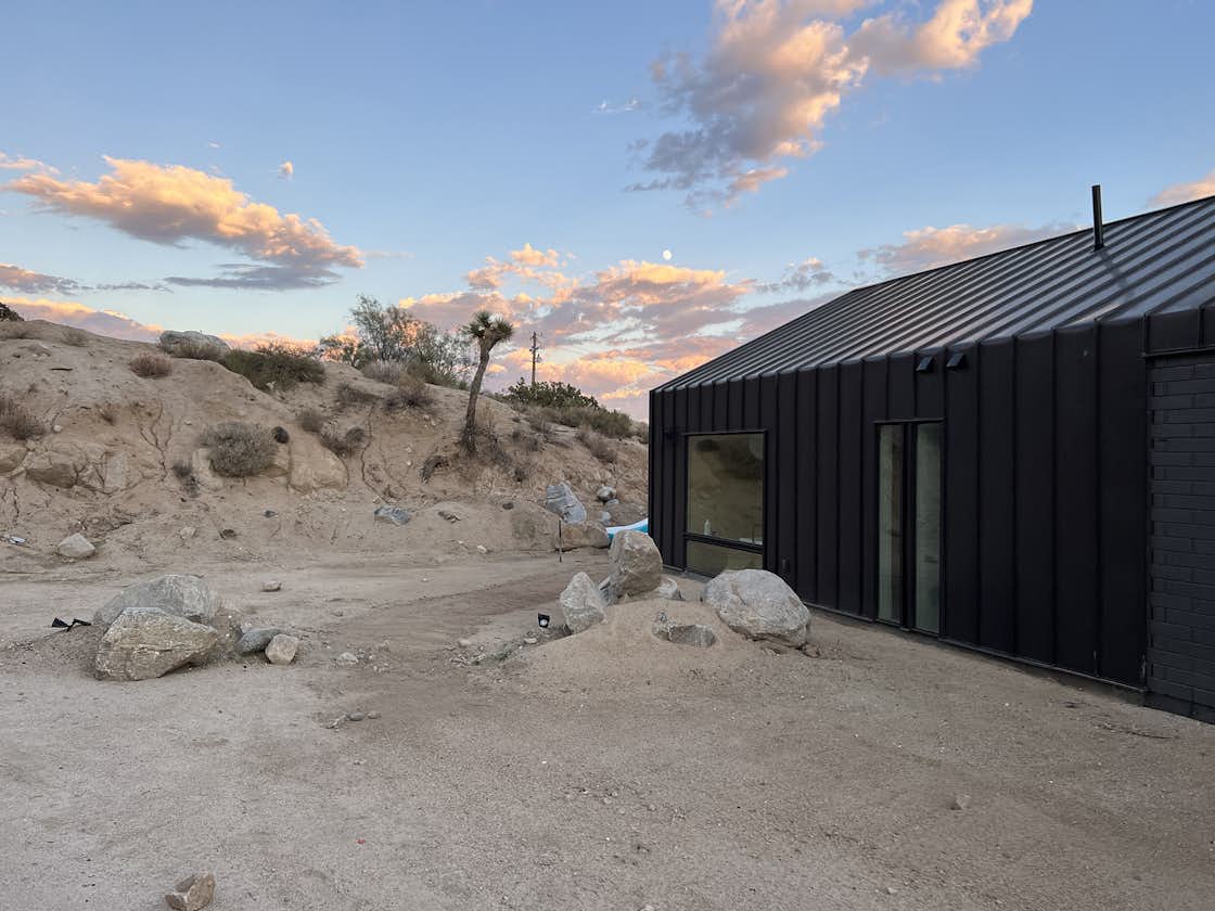 Photo 5 of 19 in Hoot Owl Ranch by Jared Eberhardt - Dwell