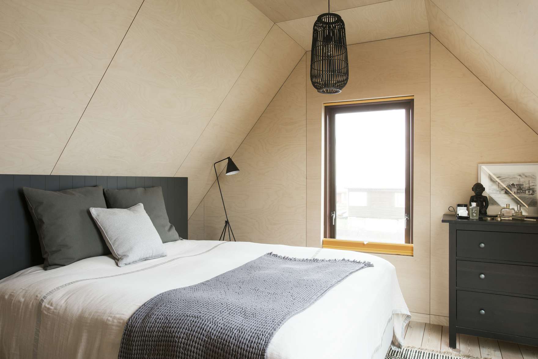 Modern Coastal Barn (12 Photos) - Dwell