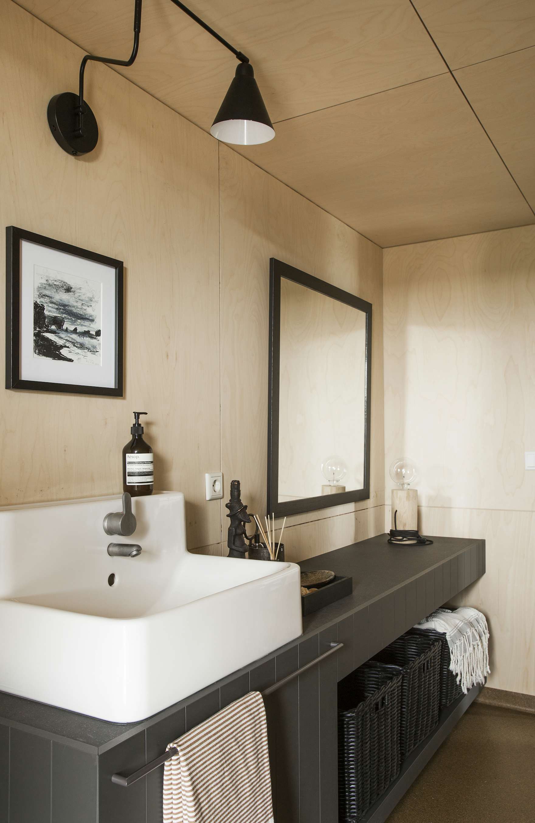 Modern Coastal Barn (12 Photos) - Dwell