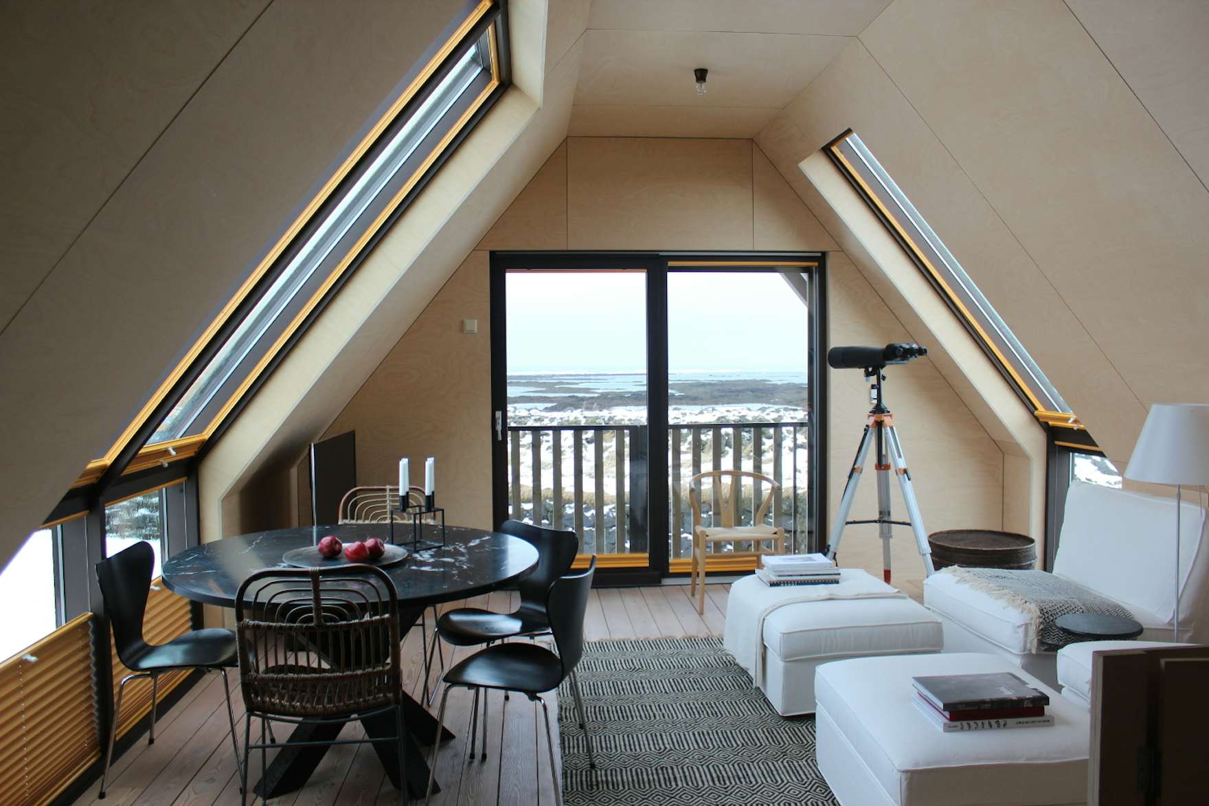 Modern Coastal Barn (12 Photos) - Dwell