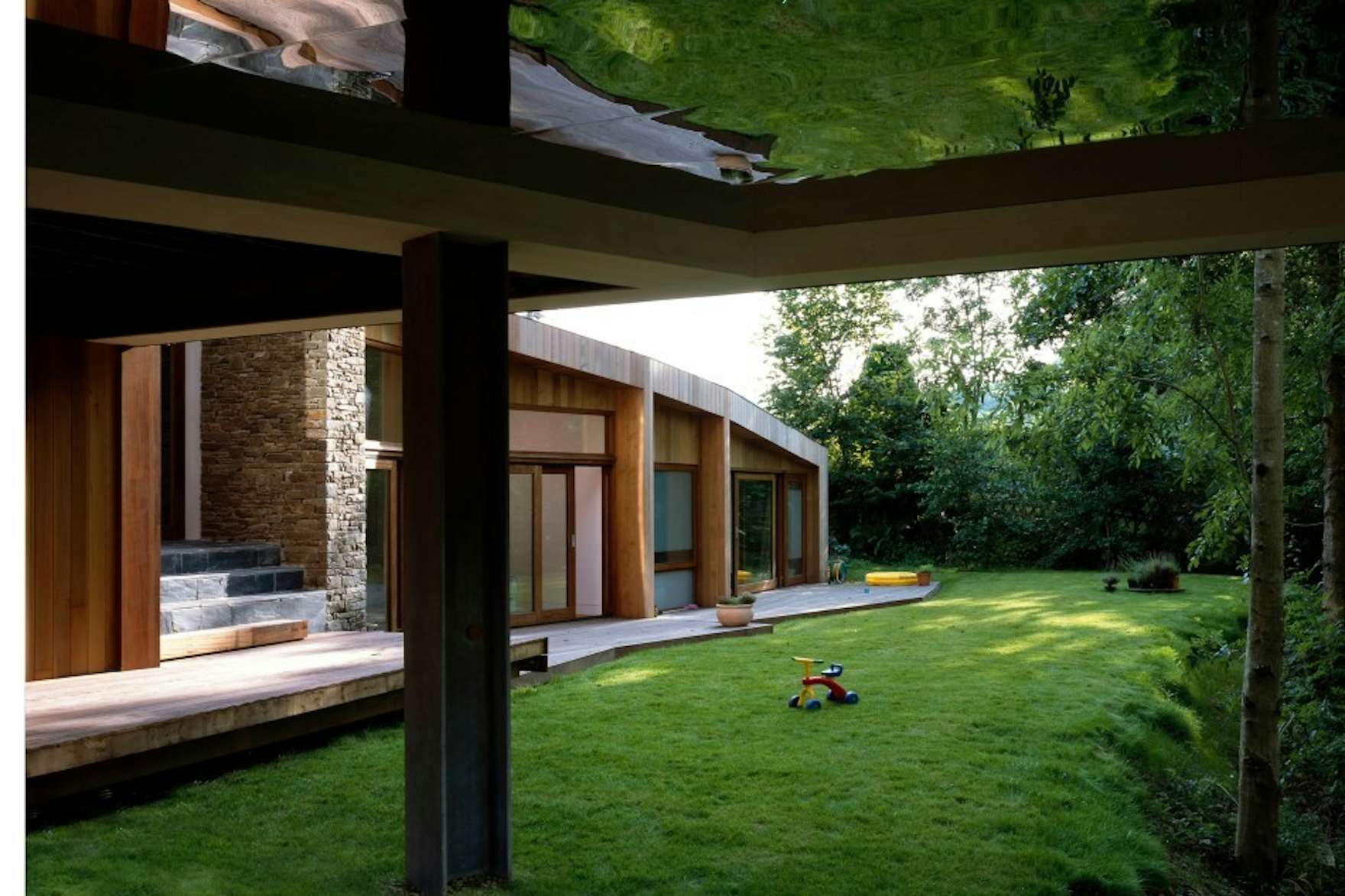 Photo 8 of 9 in A Hovering House in the Welsh Hills That You Can Call ...