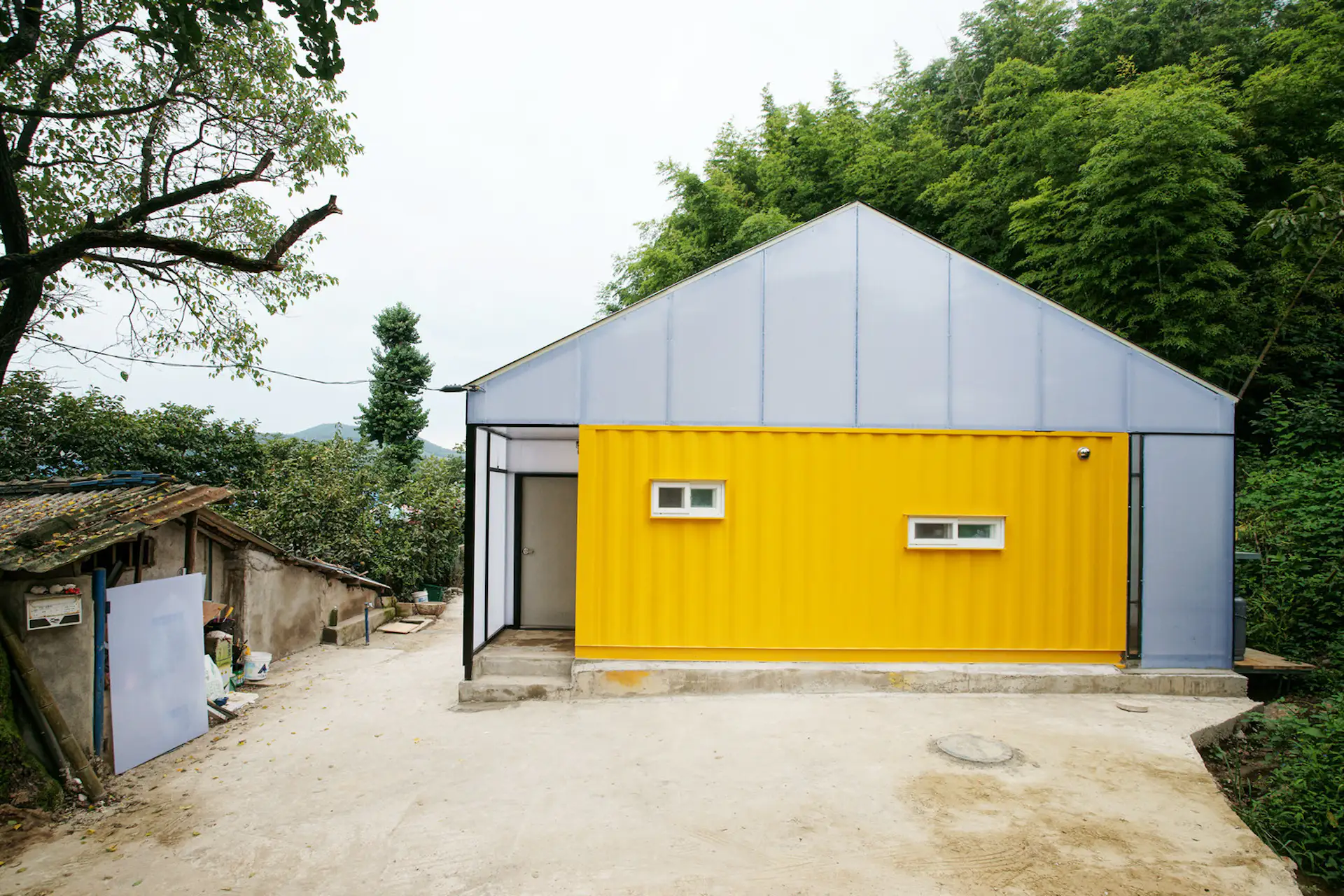 Photo 3 of 10 in Discover 5 Public Buildings in South Korea Made Out of ...
