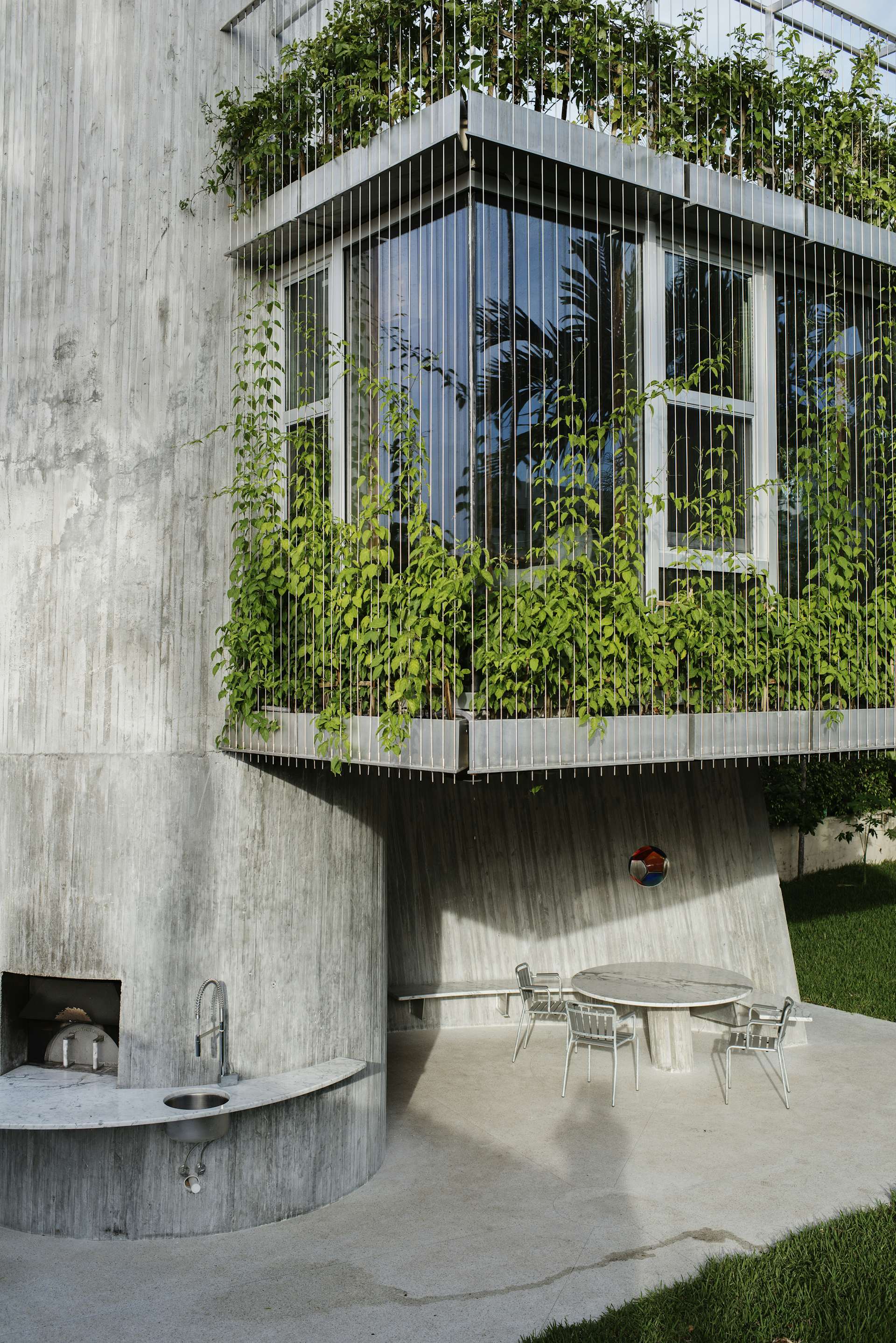 Photo 9 of 15 in A Restaurateur's Mythical Home in Miami Follows the ...