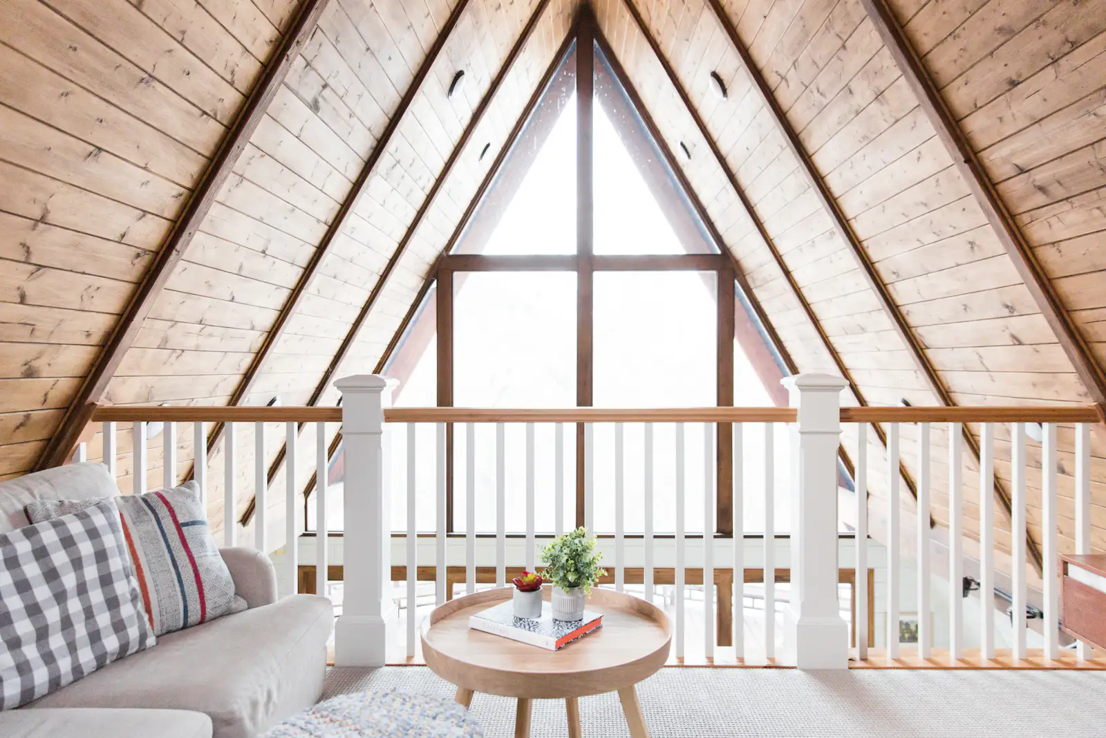 9 “Before & After” Cabin Renovations That Will Make You Look Twice - Dwell