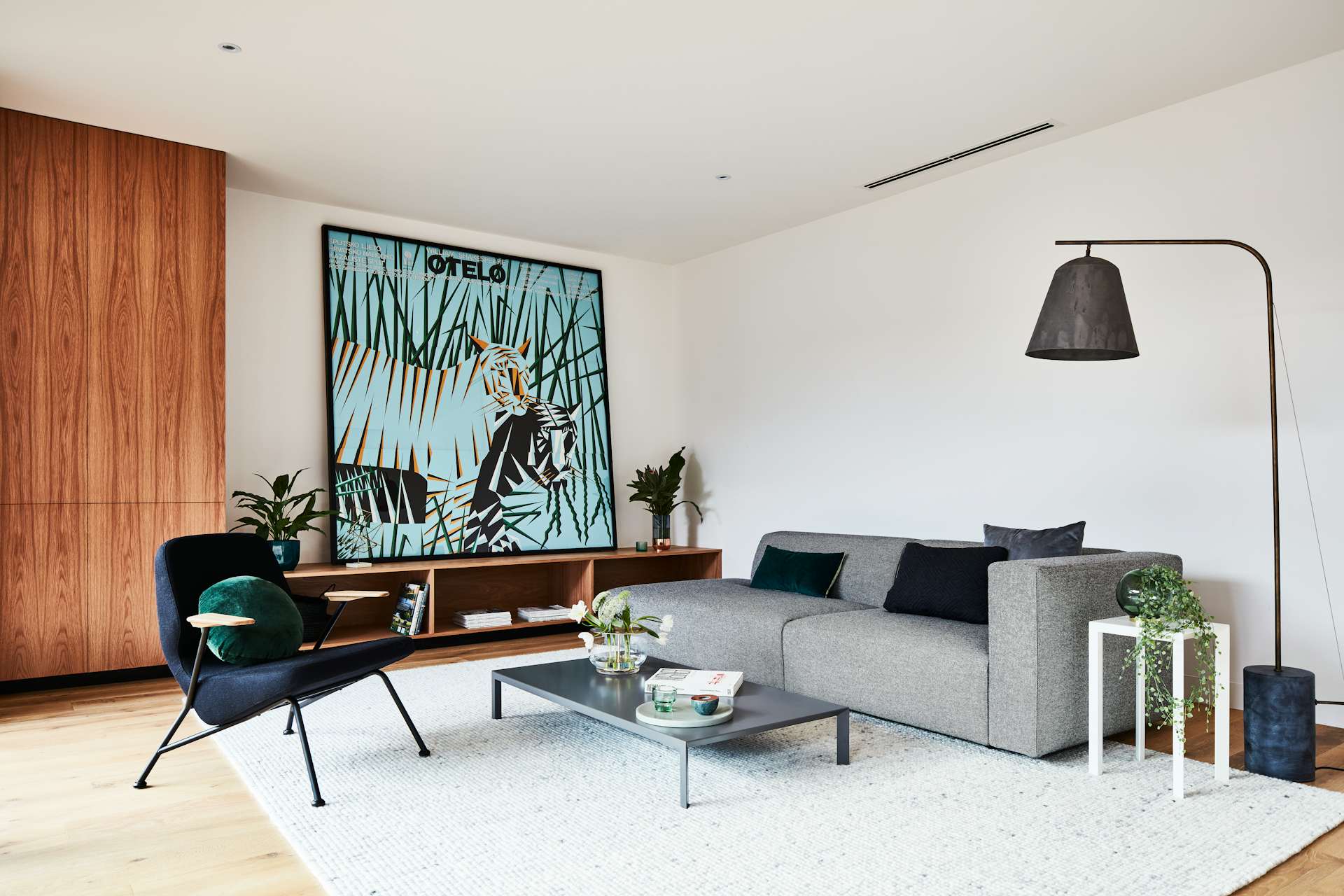 Photo 5 of 16 in A Striking Courtyard Awaits Behind These Bluestone ...