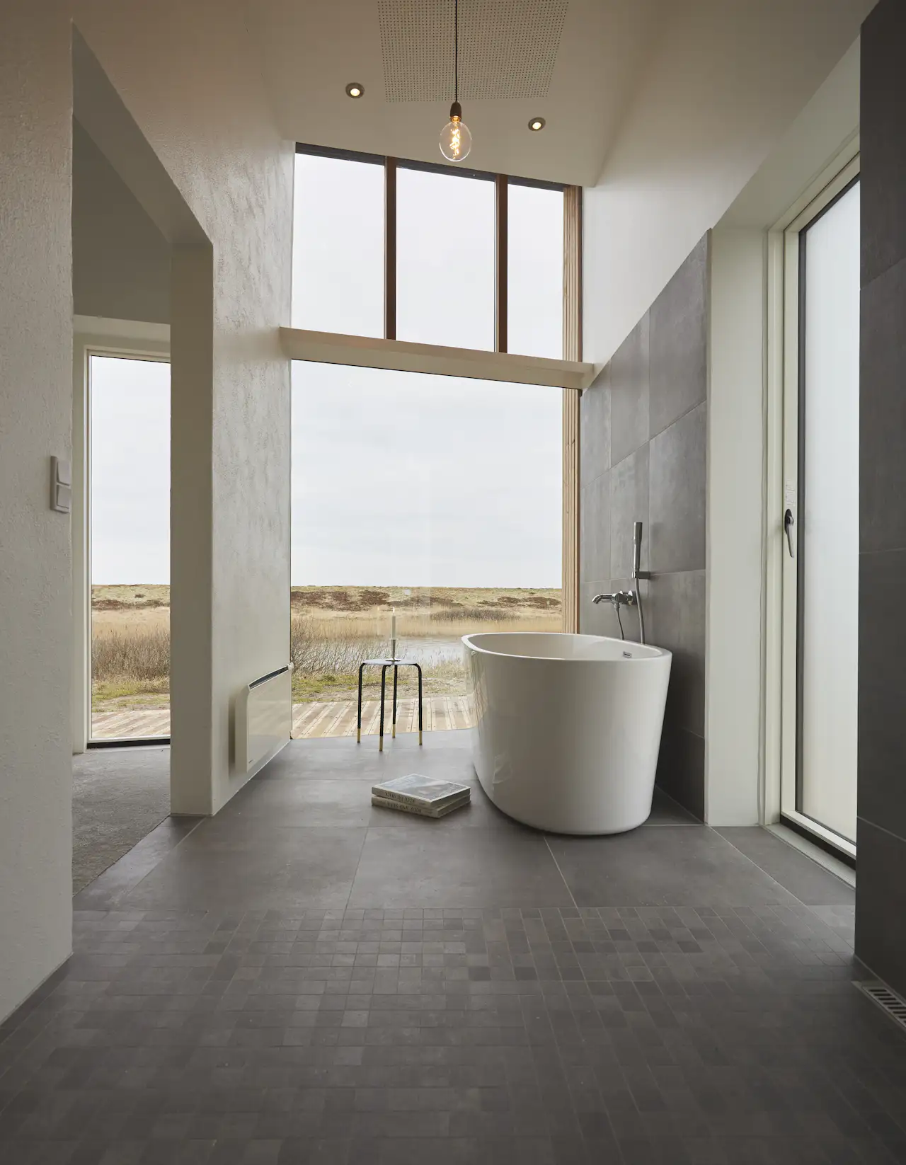 40 Modern Bathtubs That Soak In the View - Dwell