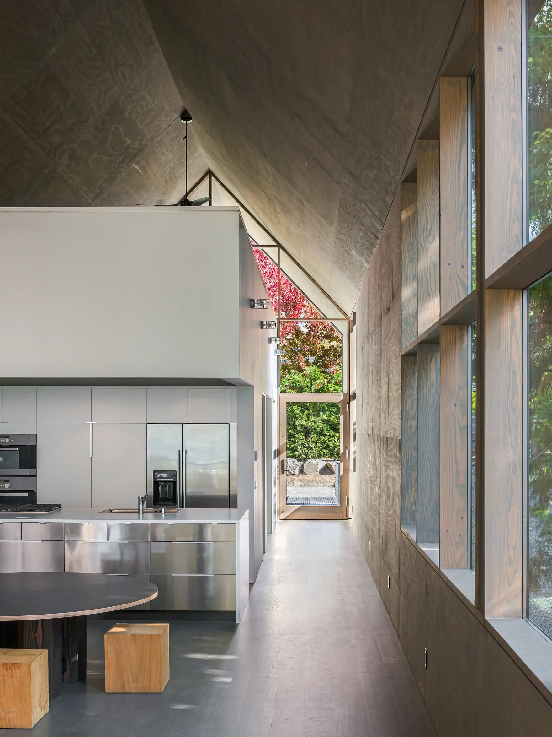 Photo 8 of 13 in A Minimalist Home in Seattle Embodies a Simpler Way of ...