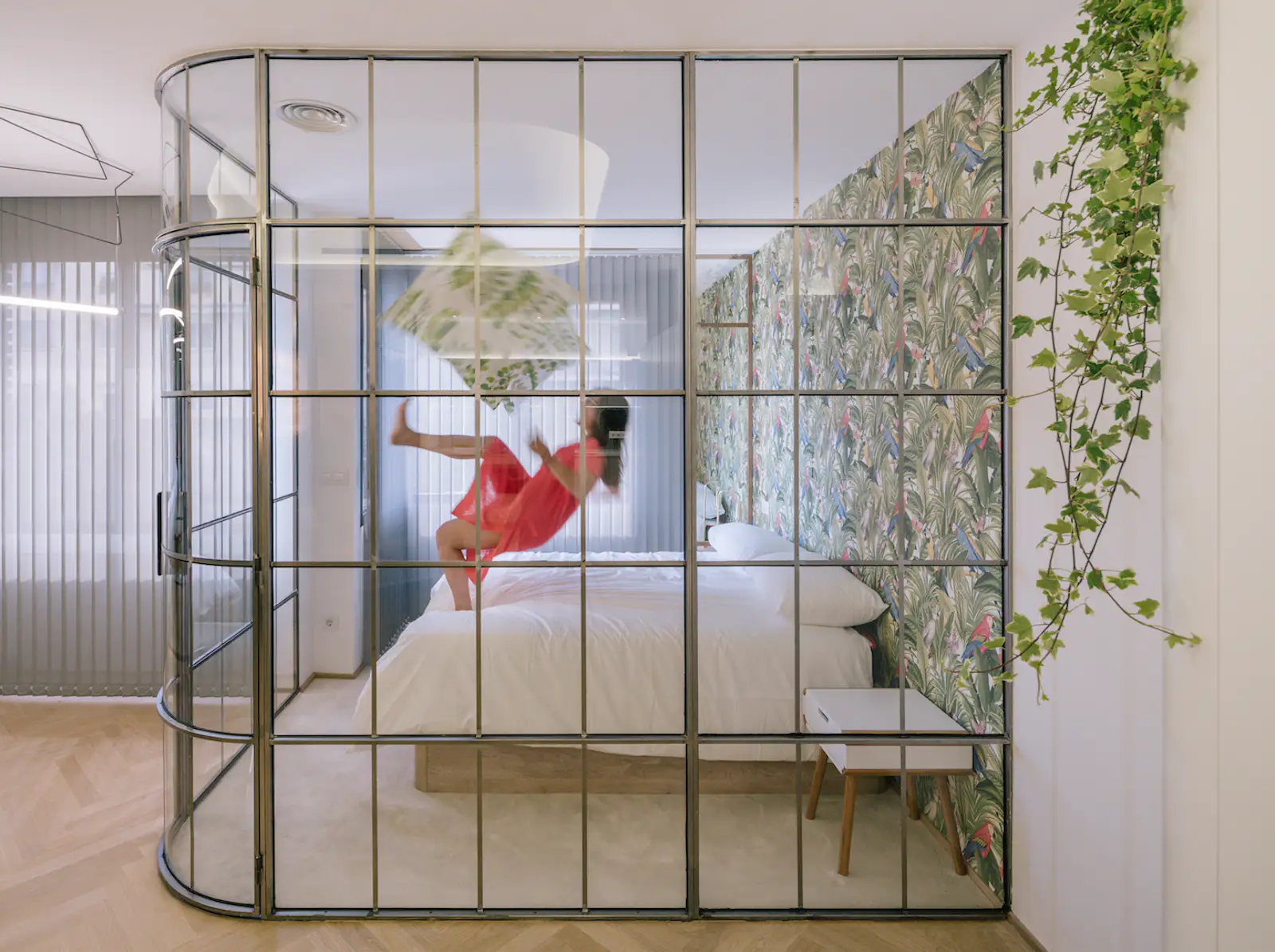8 Glass-Enclosed Bedrooms That Cleverly Amp Up Transparency - Dwell