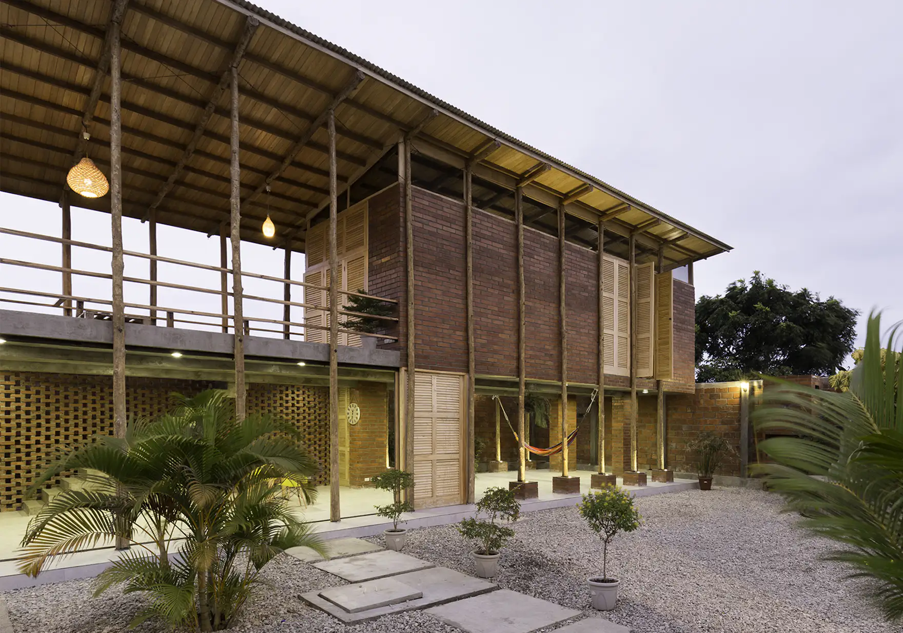 Photo 2 of 16 in Beach Breezes Blow Right Through This Ecuadorian House ...