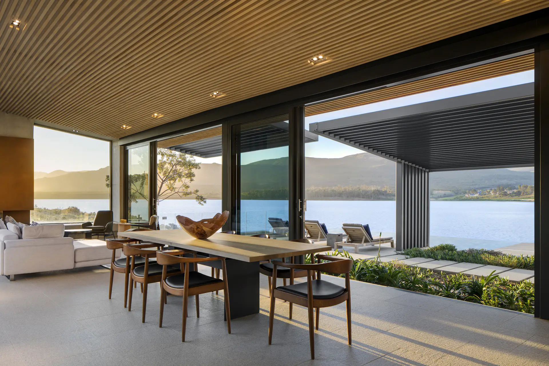 An Elegant South African Home Embraces Mesmerizing Views - Dwell
