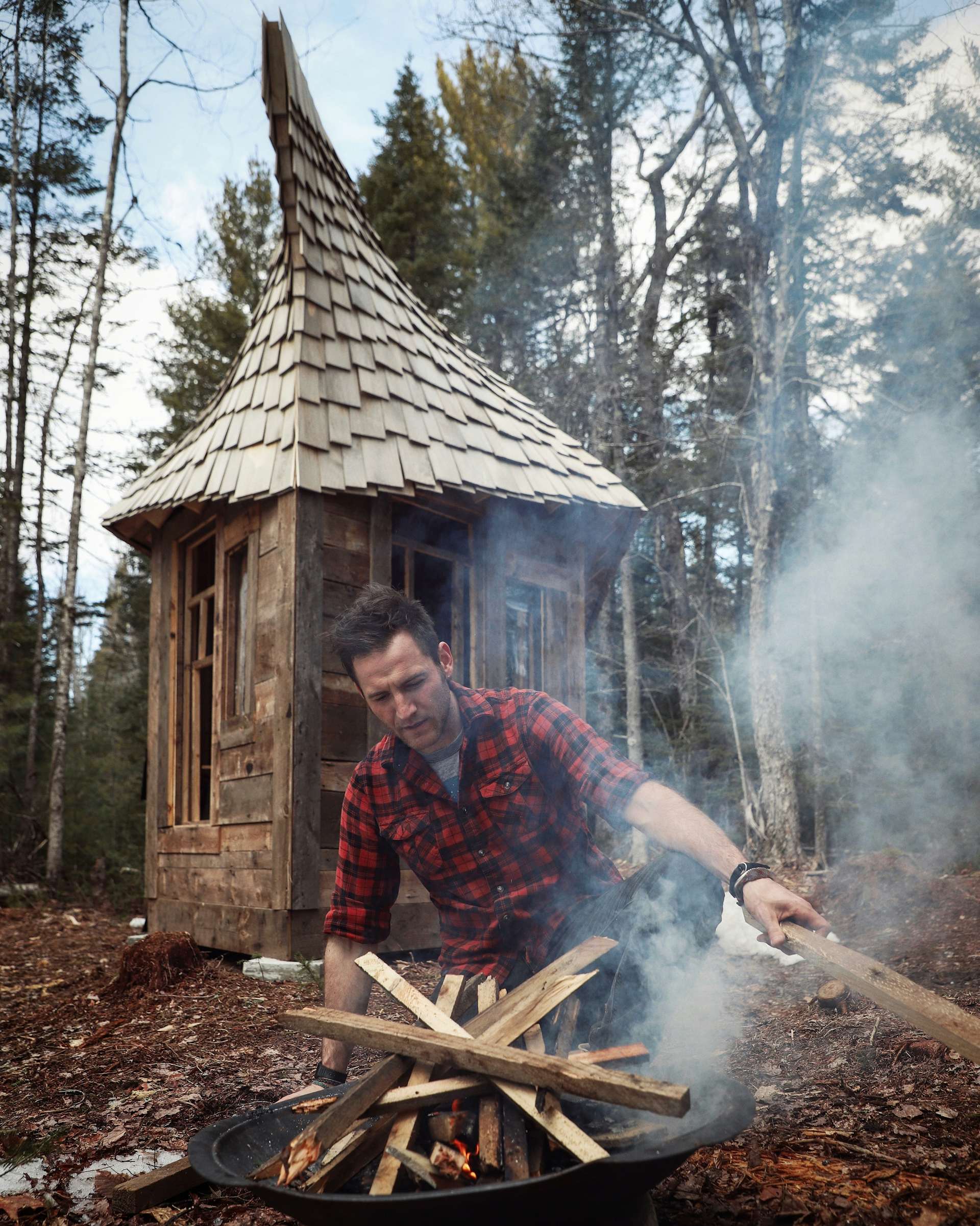 Photo 17 of 21 in Jacob Witzling’s Off-Grid Cabins Are Straight Out of ...