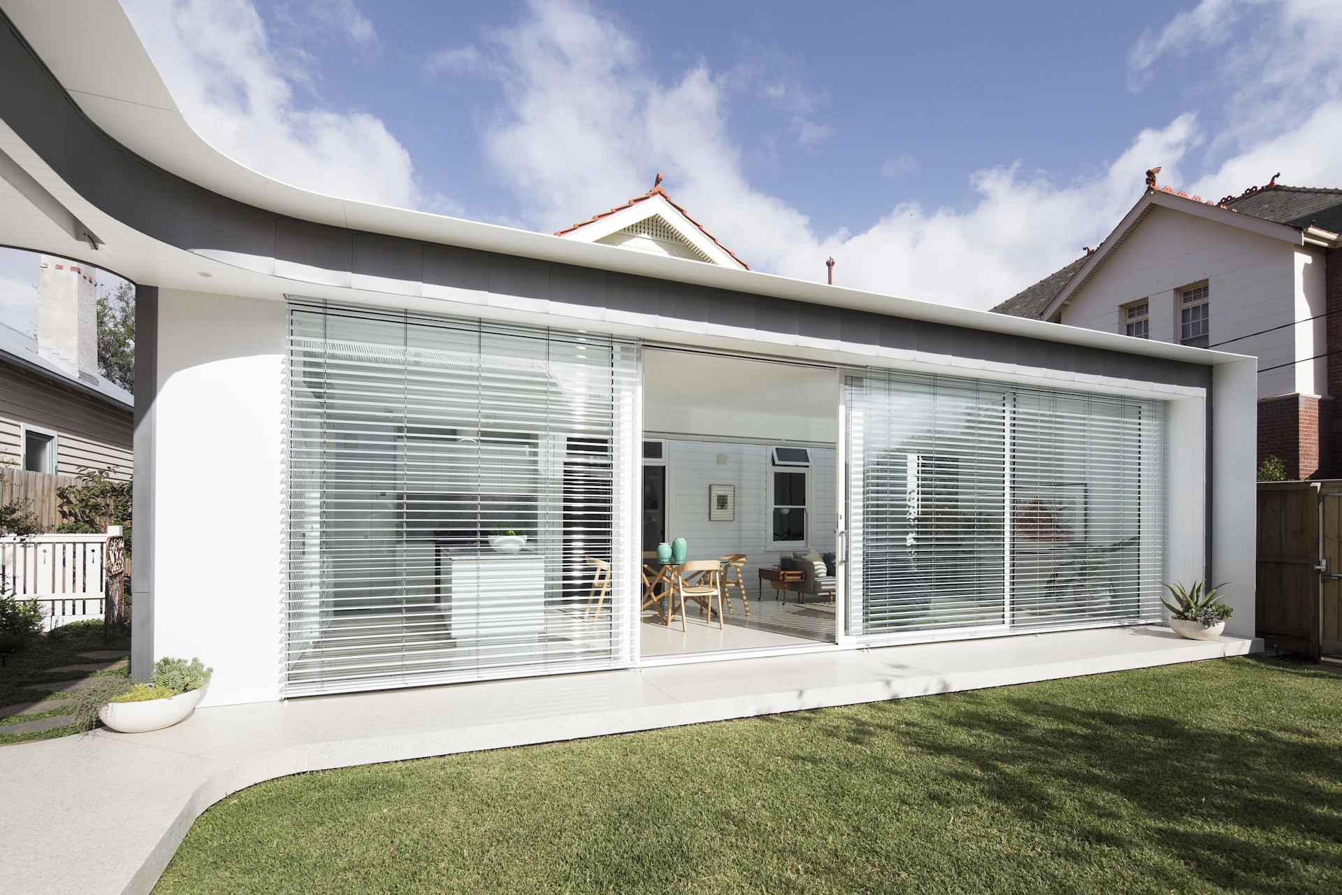 Outside In House by MODO Architecture - Dwell