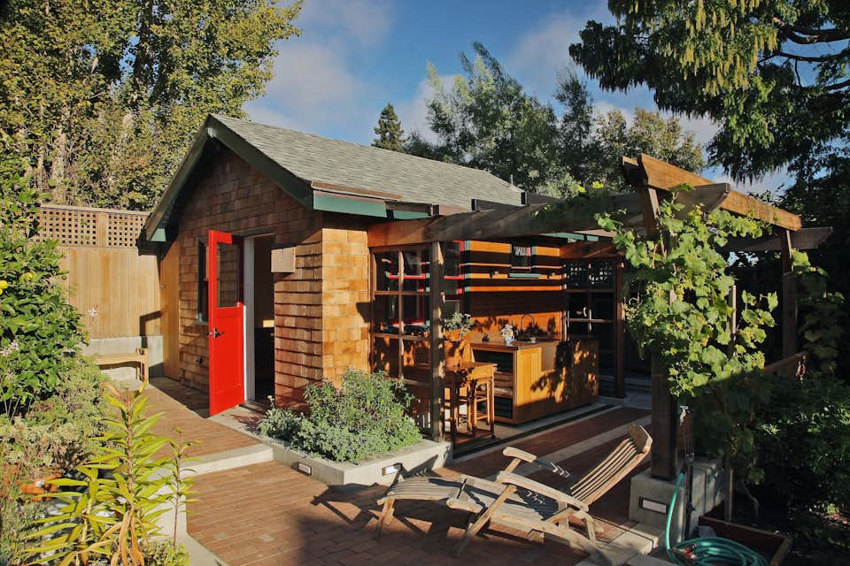 Backyard Cottages (11 Photos) - Dwell