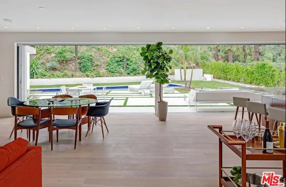 Studio City MCM Sleeper (10 Photos) - Dwell