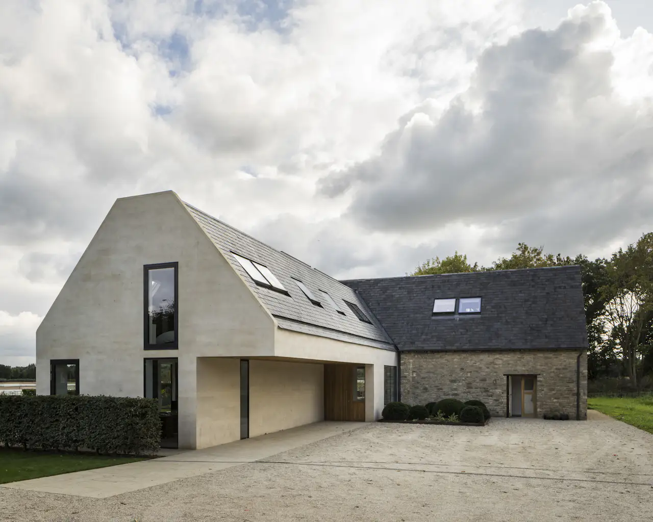 Photo 1 of 6 in The Old Barn Worton Farm by Webb Yates Engineers - Dwell