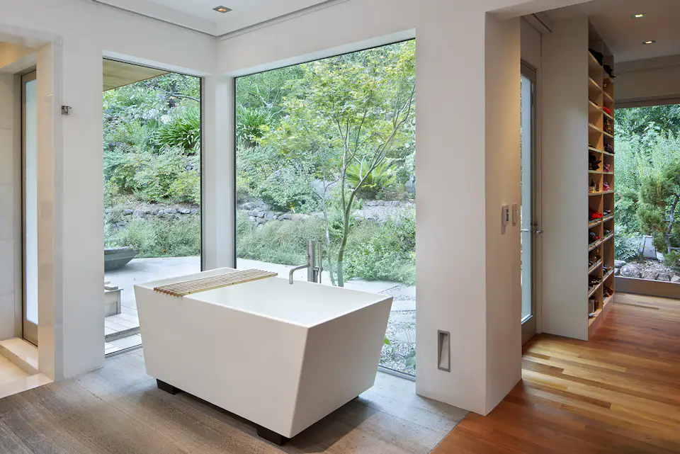Photo 14 of 17 in The TORO House by Mark English - Dwell