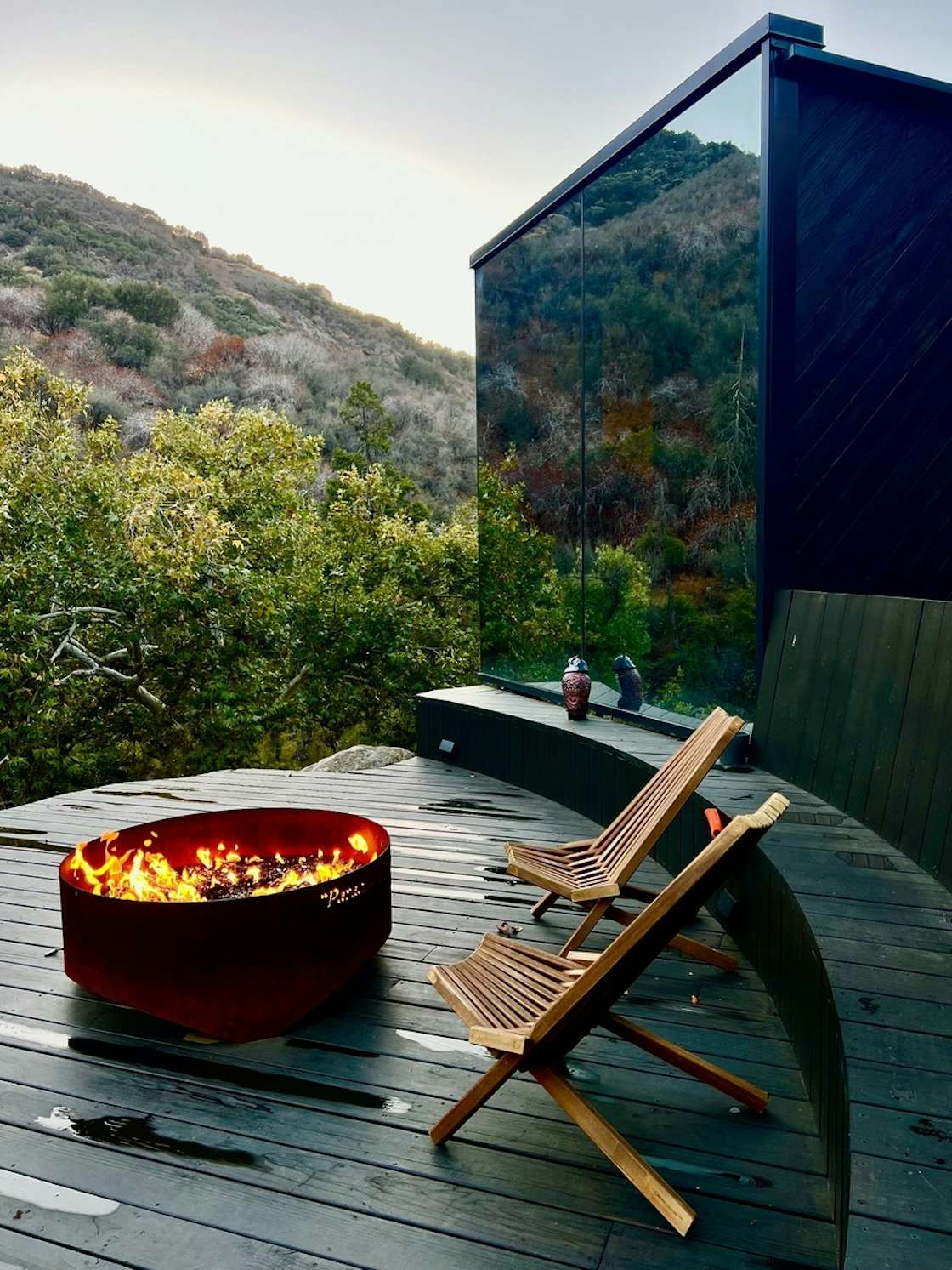 Photo 9 of 13 in Luxury off-grid mirror cabins by ÖÖD near Sequoia ...