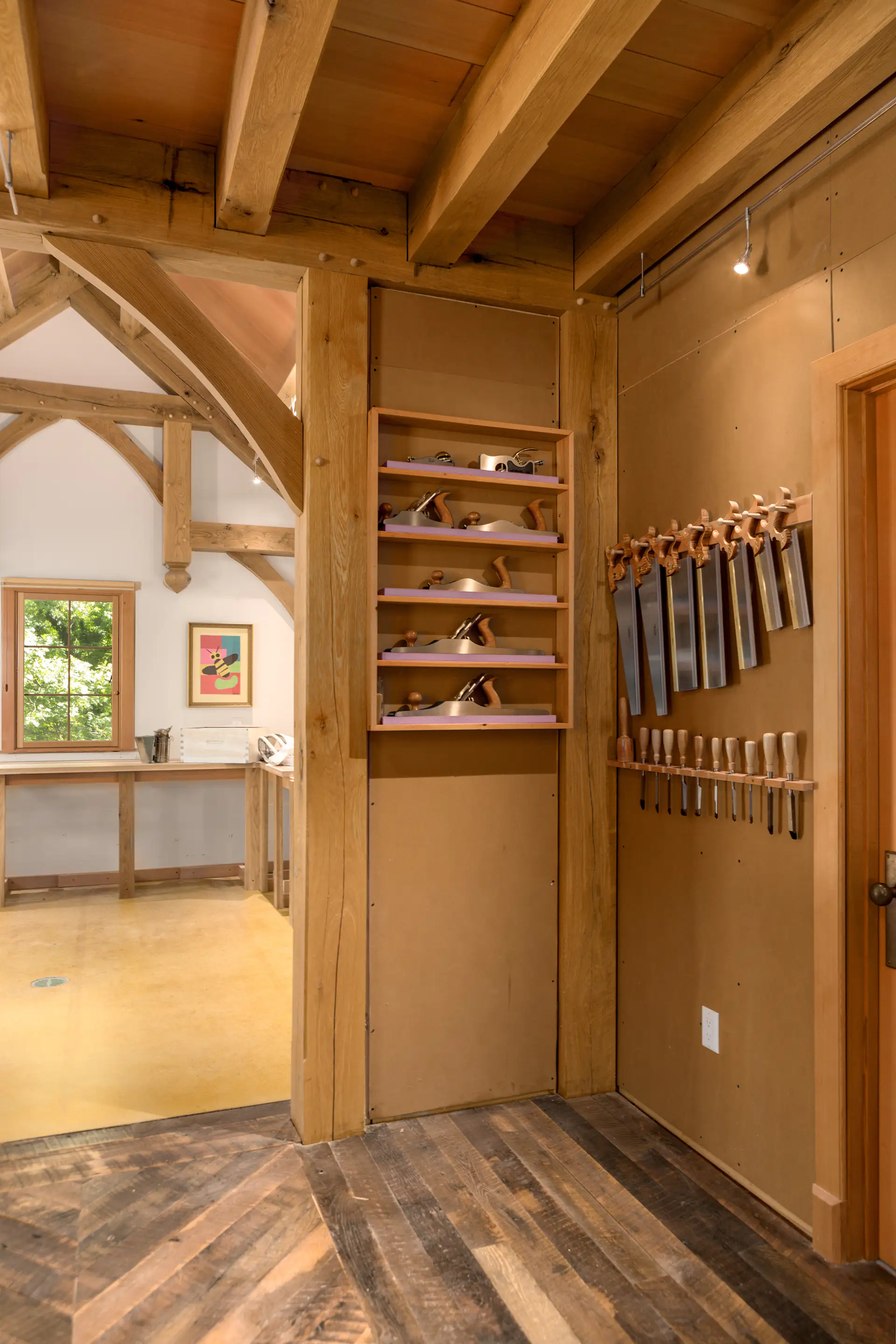 Photo 8 of 16 in Timber Frame Hobby Barn by OakBridge Timber Framing ...