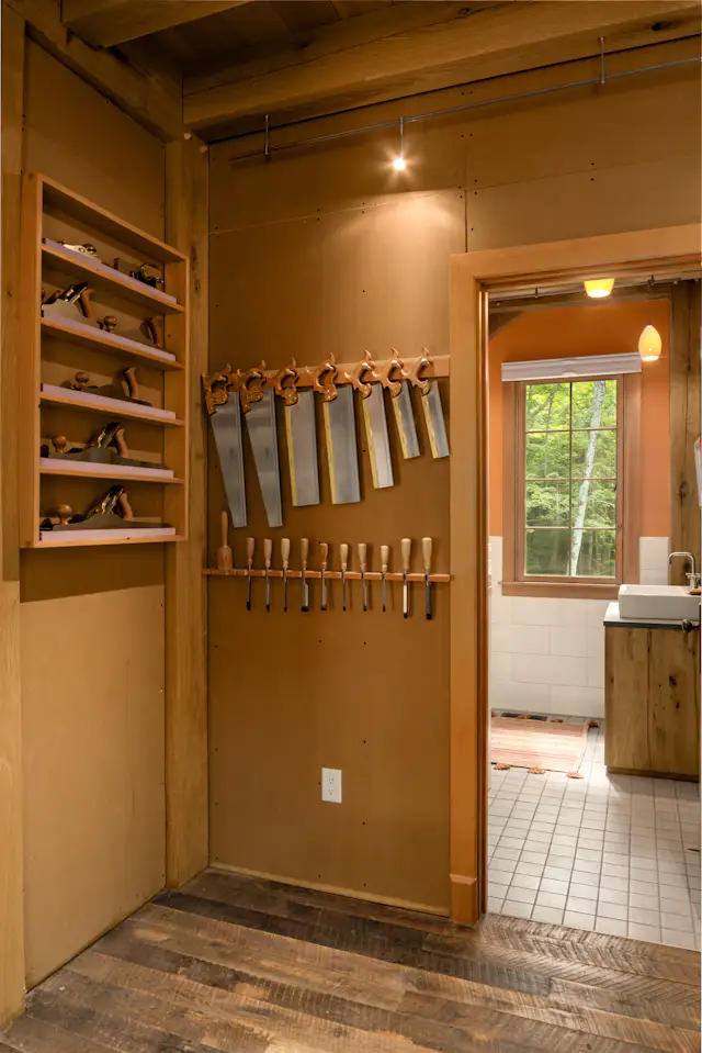 Photo 11 of 16 in Timber Frame Hobby Barn by OakBridge Timber Framing ...