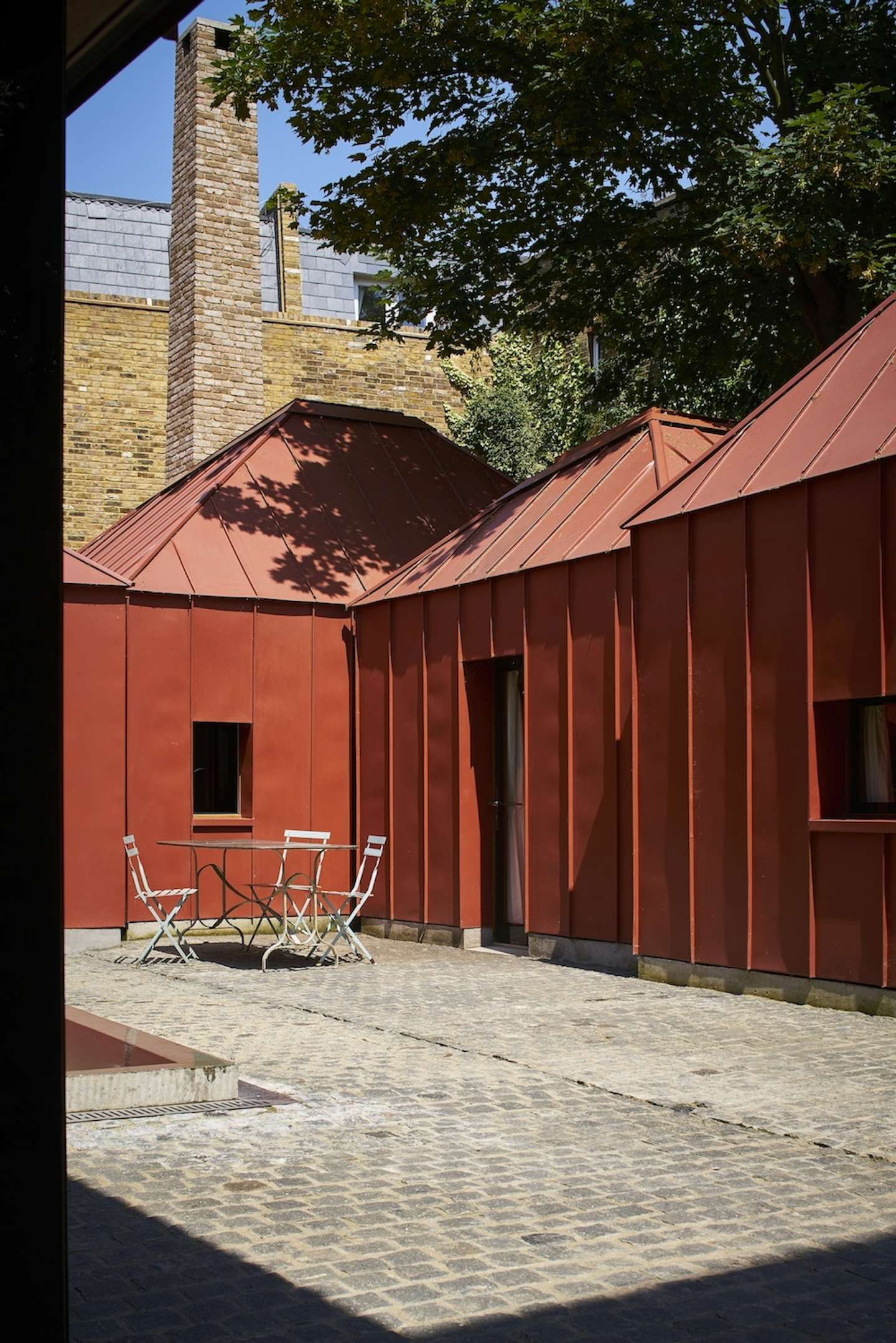 Photo 10 of 16 in The 7 Main Roof Types—and What You Need to Know About ...