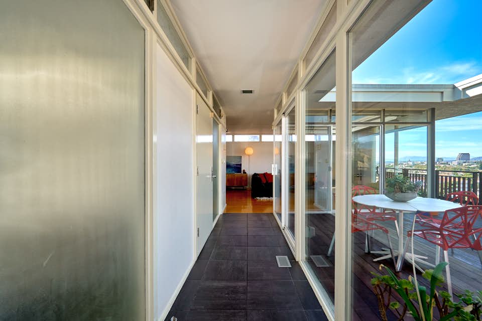 Photo 10 of 14 in A Midcentury-Modern Home in L.A. Designed by Richard ...