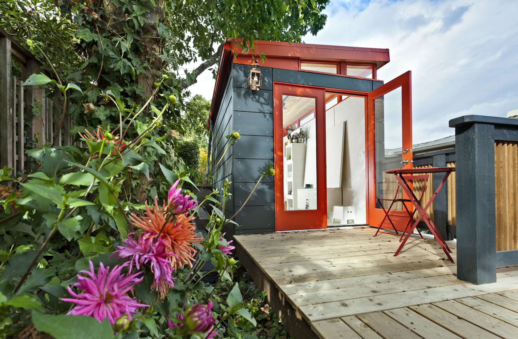 Photo 10 of 28 in 27 Modern She Shed Designs to Inspire Your Backyard ...