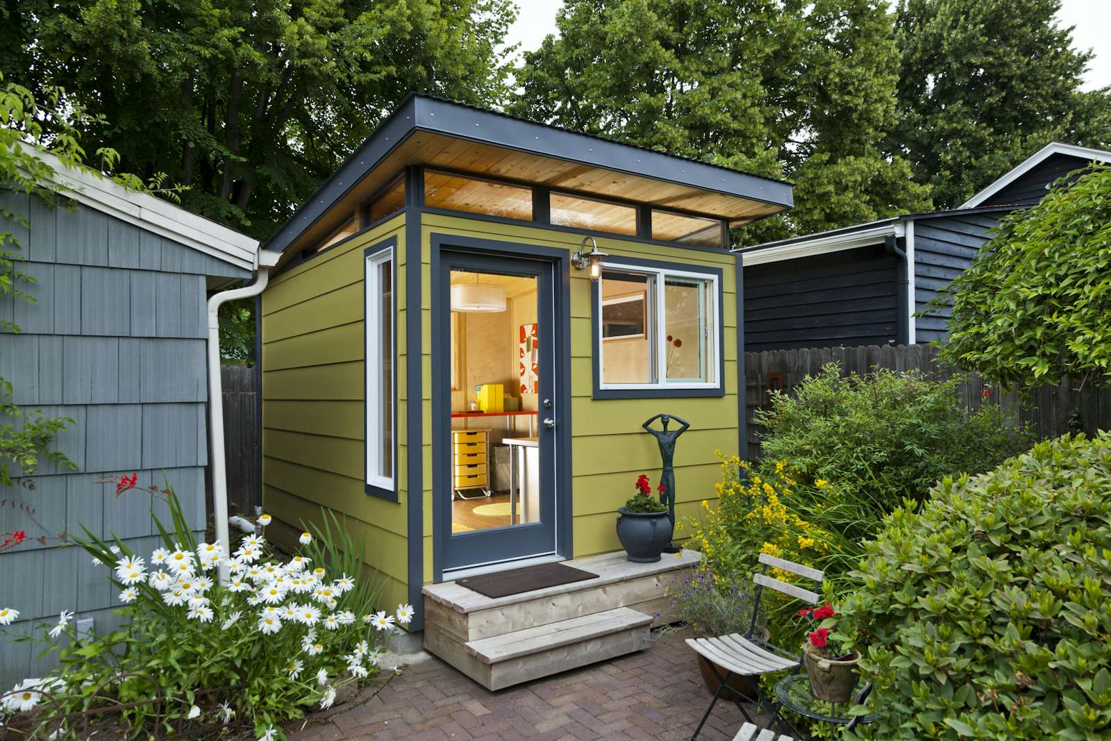 Photo 11 of 28 in 27 Modern She Shed Designs to Inspire Your Backyard ...