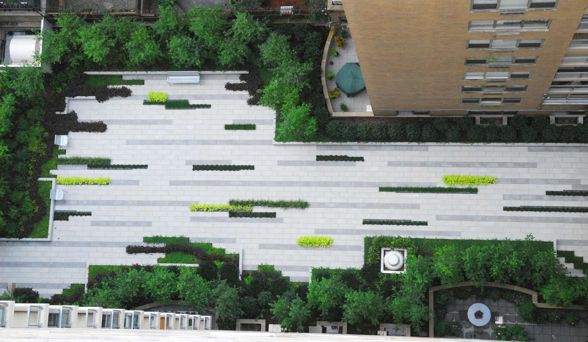 Modern Linear Courtyard posted by Greenblott Design (6 Photos) - Dwell