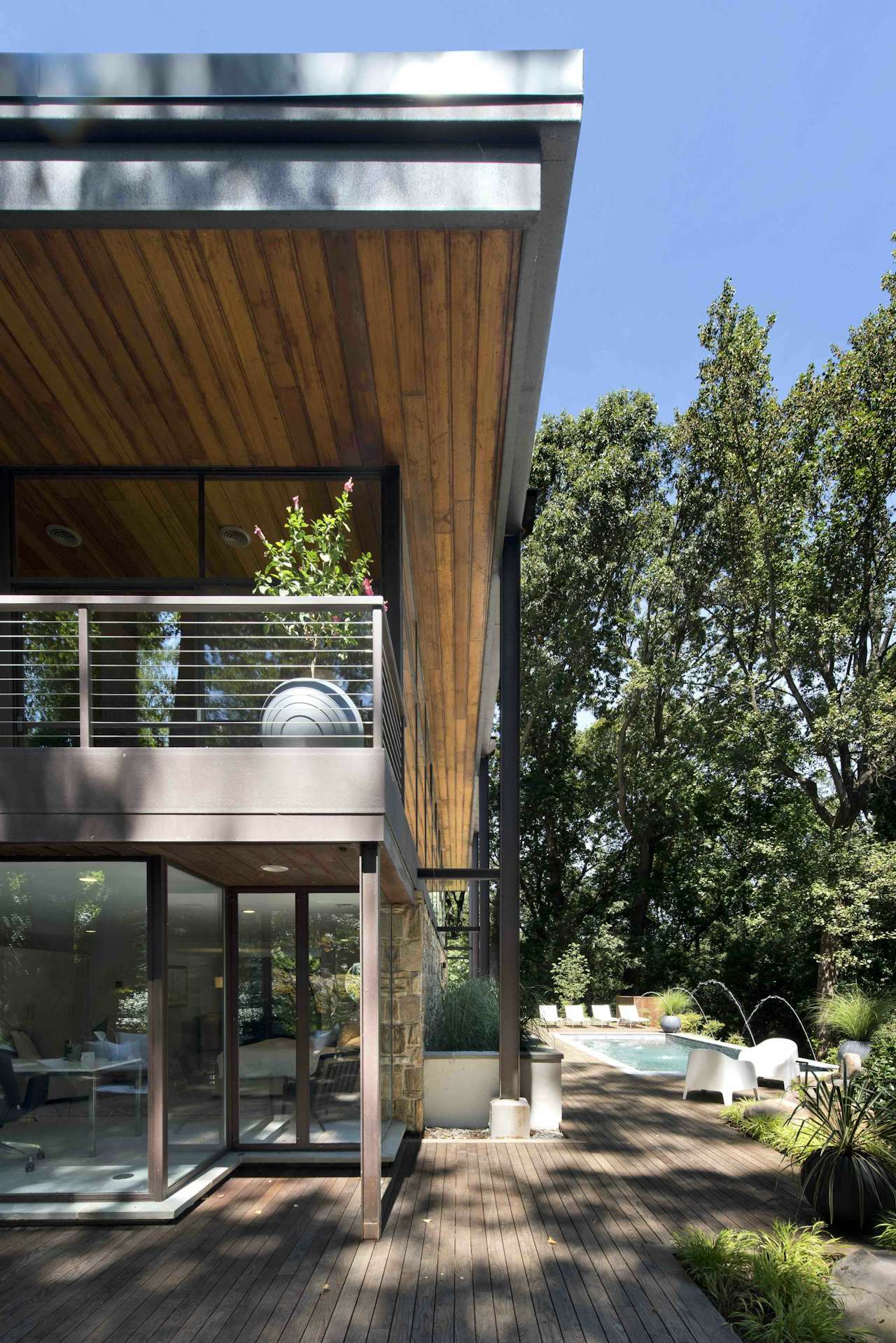 Photo 1 of 17 in MidCentury Modern Summer Home by Rill Architects - Dwell