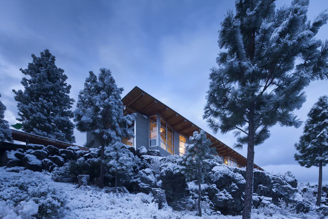 Photo 1 of 8 in An Oregon Prefab Frames an Infinite View With an ...