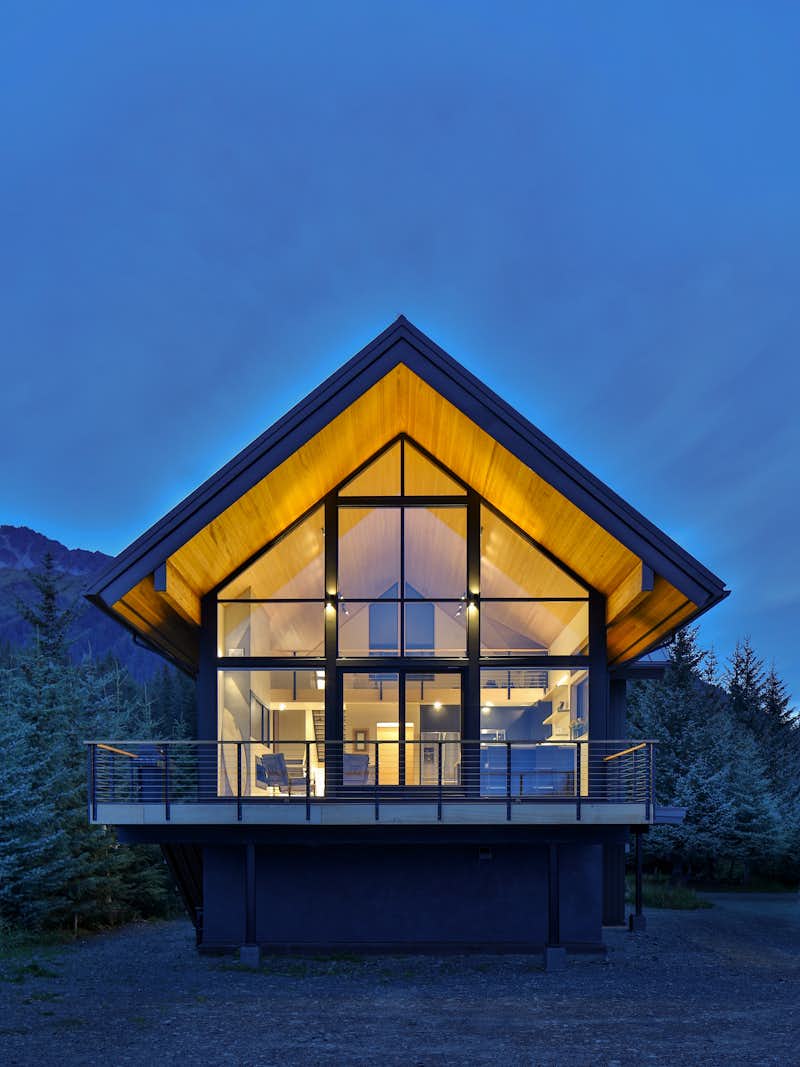 Alaska Surf Shack (14 Photos) - Dwell