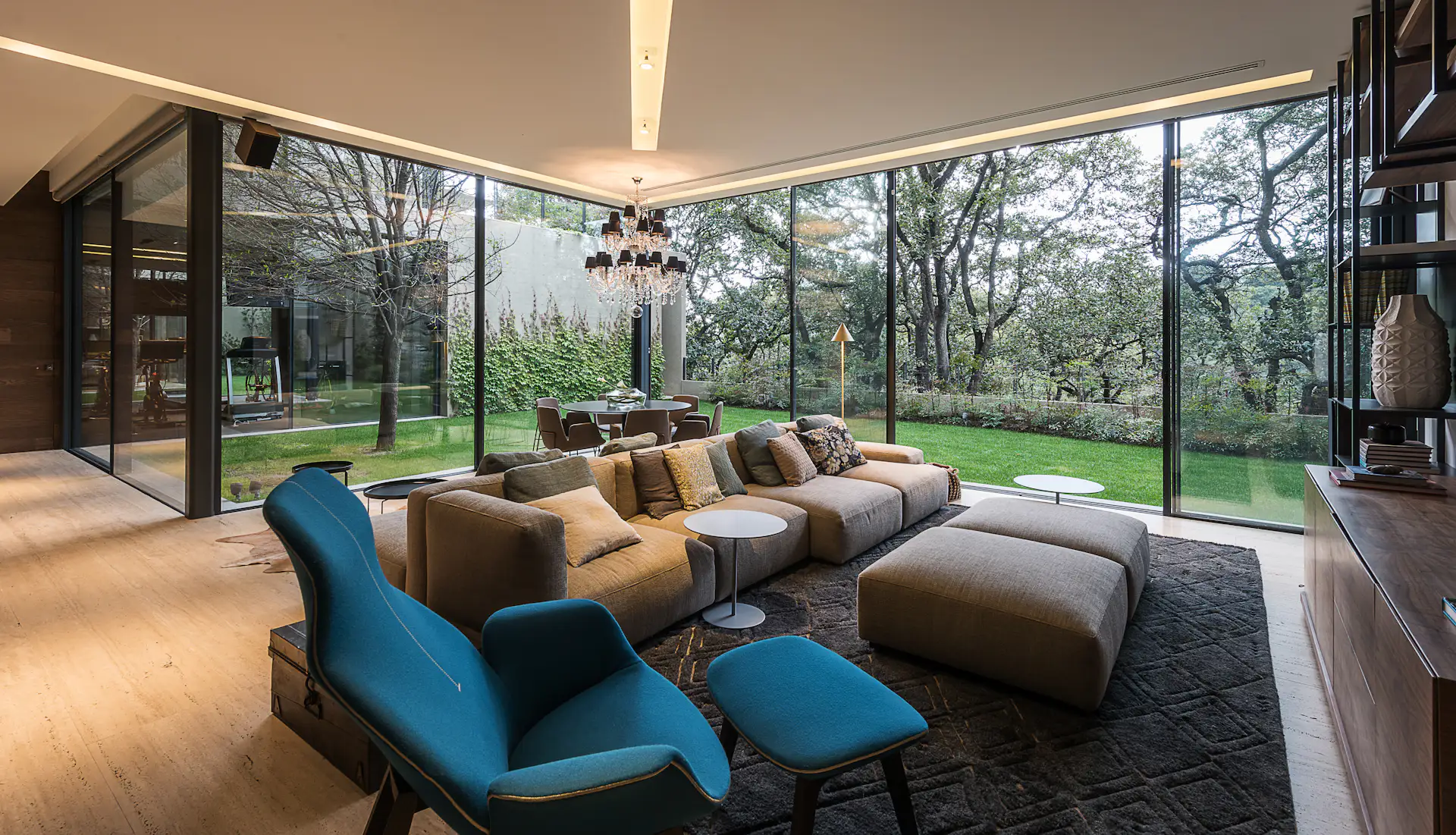 Photo 3 of 11 in TF7 House by Vieyra Arquitectos - Dwell