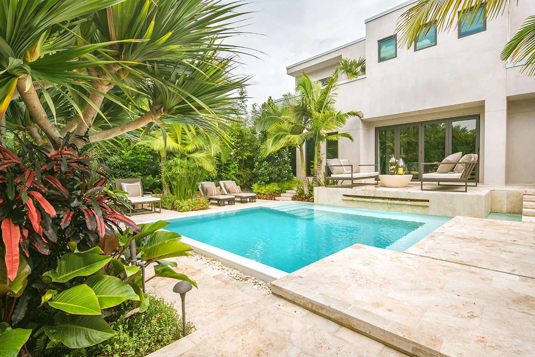 Photo 3 of 18 in Key West Modern by Craig Reynolds Landscape ...