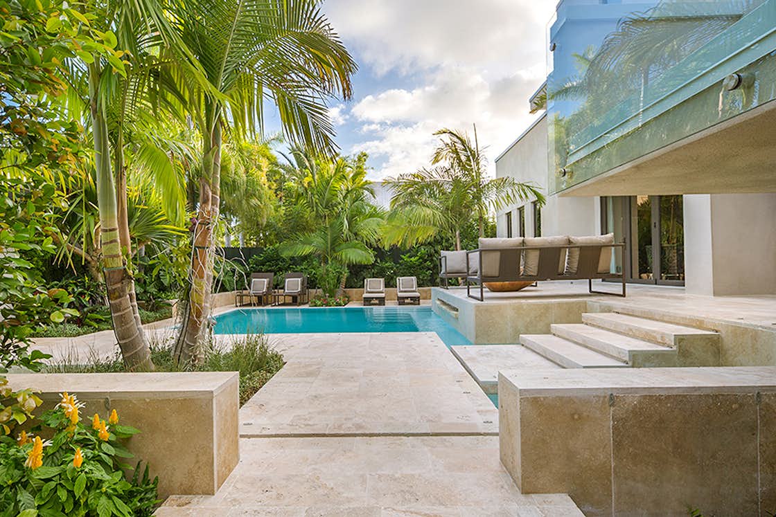 Photo 11 of 18 in Key West Modern by Craig Reynolds Landscape ...