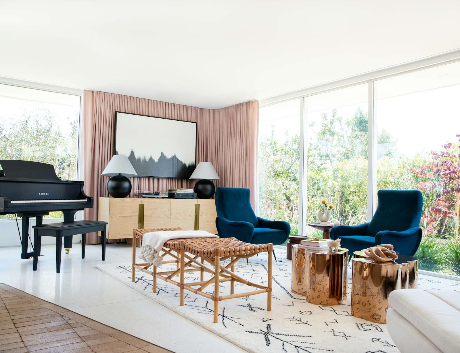Mandy Moore Rescues a Classic Midcentury Home From a Jarring ’90s ...